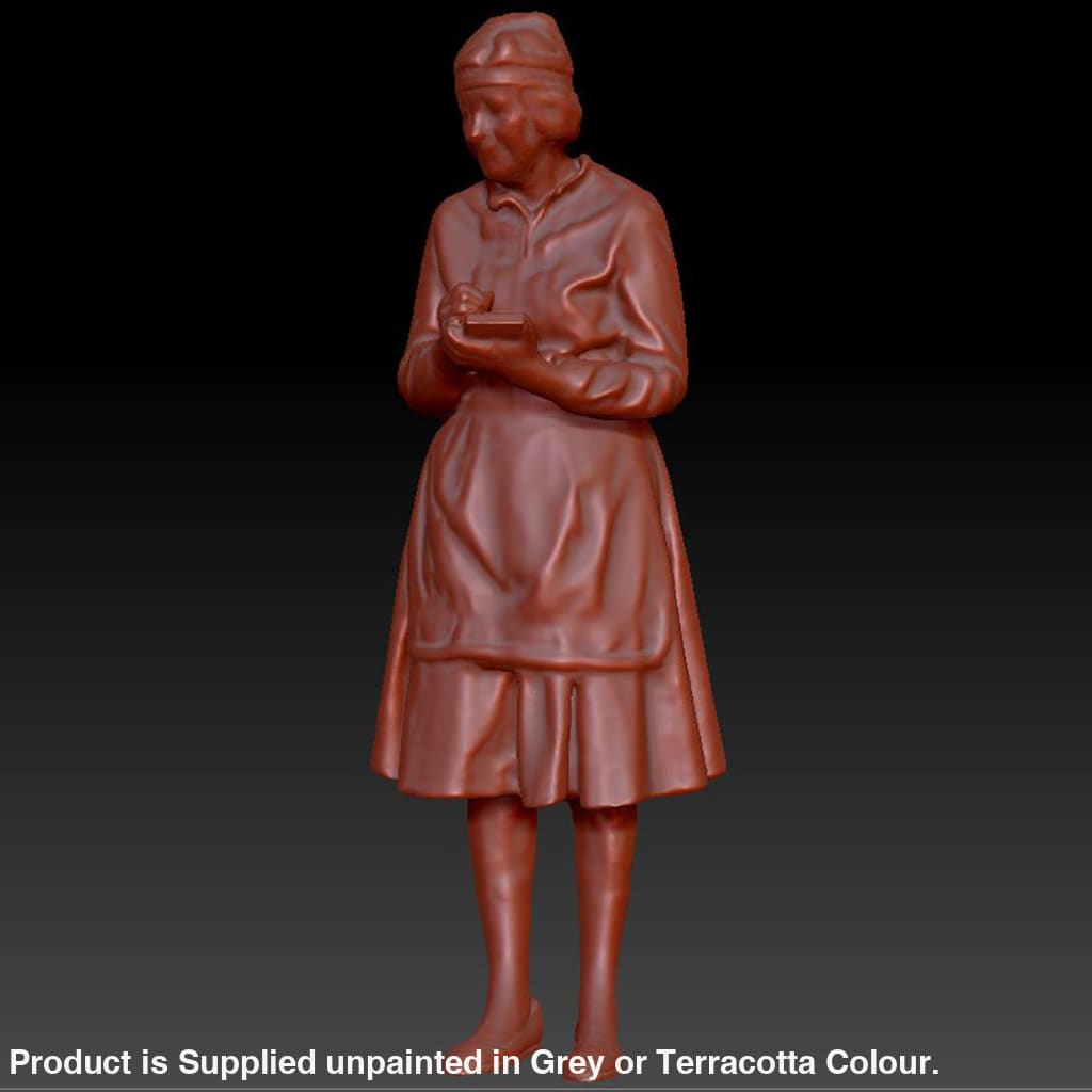 DSP206 Older Female Waitress – Scale Scenery And Figures