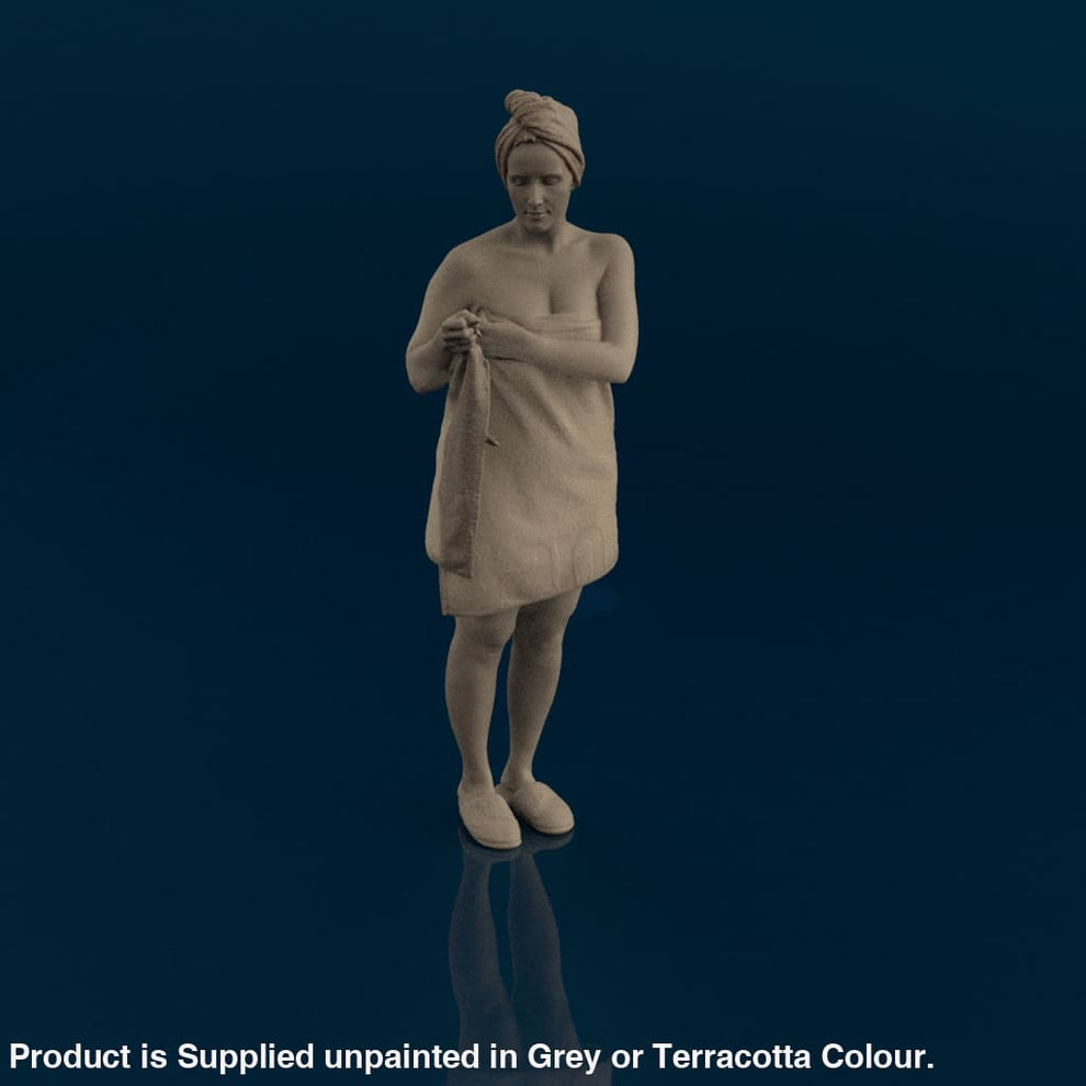 MM1141 Bathrobe girl – Scale Scenery And Figures