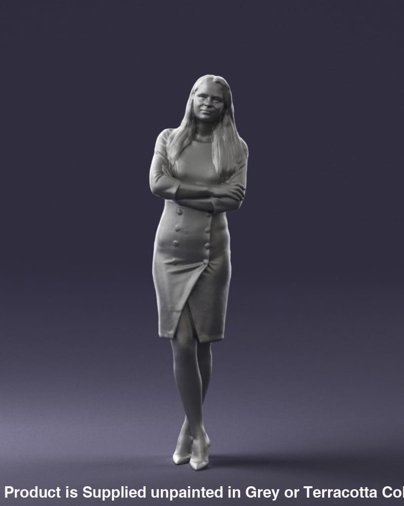 MM132 Young Female in Long Denham Dress – Scale Scenery And Figures