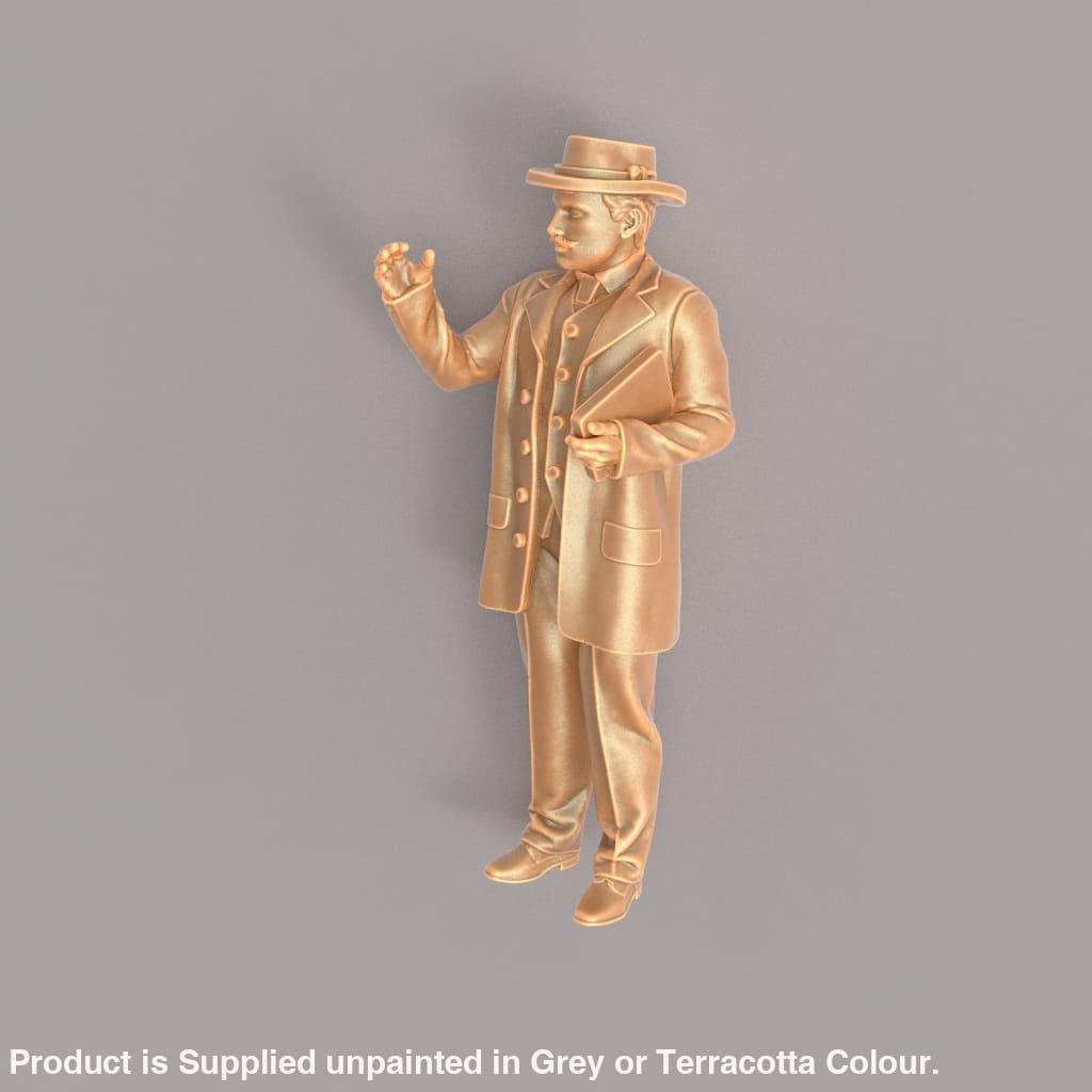 MM928D Edwardian/Victorian Gentleman With Book – Scale Scenery And Figures
